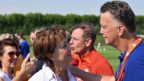 La Propuesta Sexual De Louis Van Gaal A Su Esposa Durante Un