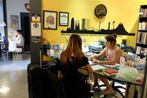 Alternative Creative Youth Hostel Barcelona Etstur