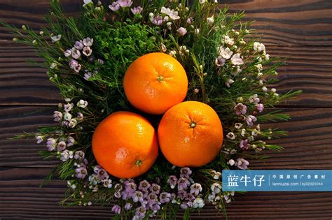 草丛里的橙子 蓝牛仔影像 中国原创广告影像素材