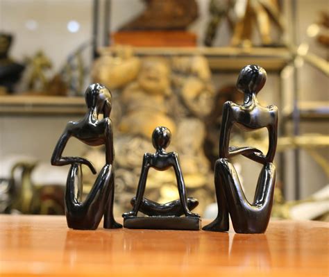 Tường Người Ngồi Suy Nghĩ Phương Linh Decor