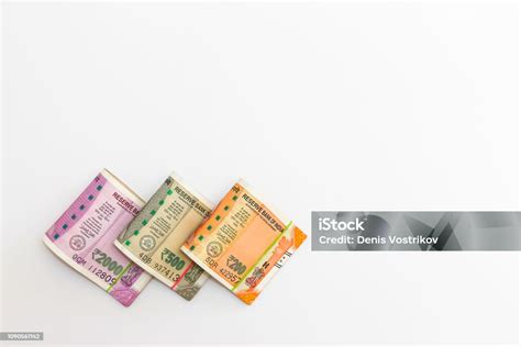 새로운 인도 200 500 및 흰색 바탕에 2000 루피 지폐 0명에 대한 스톡 사진 및 기타 이미지 0명 Number