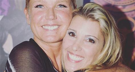 Ex Paquita Da Xuxa Sofre Acidente Queima Os Olhos Cido E Deixa Recado
