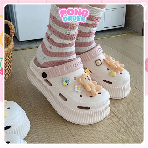 Dép cross xixitiao dép bánh mì crocs sticker gấu nâu cute đế cm chất EVA siêu nhẹ êm Shopee