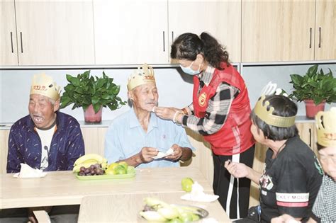 “家门口”养老服务托起幸福“夕阳红” 宿迁日报