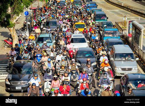 Morning rush hour in Taipei Stock Photo - Alamy