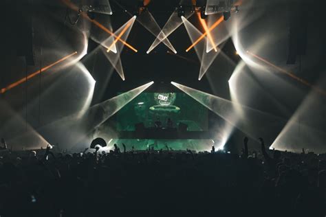 Pyrotechnie Et Lasers Pour Subtronics Bp Arts Média