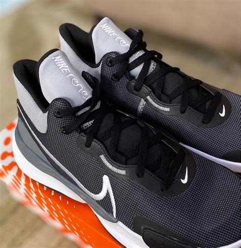 Nike renew elevate 3 on Carousell