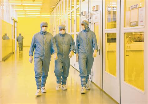 Asml 全称： Advanced Semiconductor Material Lithography 目前该全称己不做为公司标识使用