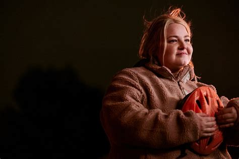 Film Joy Review Astrid Lilly Save The World Episode