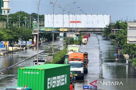 Update Banjir Semarang Jalur Pantura Kaligawe Mulai Bisa Dilewati