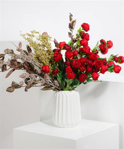 Red Roses Vase Fresh Flowers Labelle