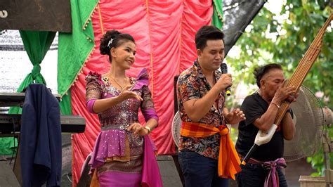 หมอลำกลอนประยุกต์ หย่าวม่วนๆ ฟ้อนอ่อนๆ หมอลำคู่ขวัญ ธีรวัฒน์
