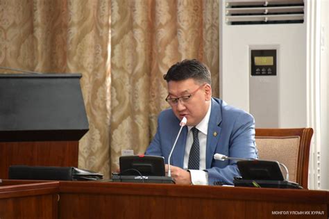 “Энэ оны эхний таван сард гадаад валютын нөөц 3 8 тэрбум ам долларт хүрч сайжирсан”