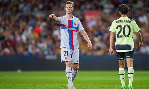 Frenkie De Jong Closer To Accepting Salary Reduction And Staying At