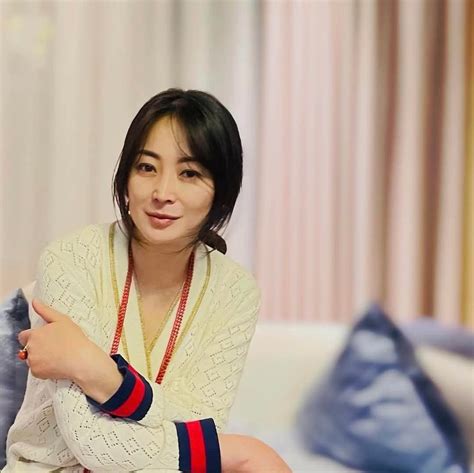 Хит Хайрлана гэдэг дандаа урсахын нэр биш Хайр заримдаа үйлдлээ хязгаарлахыг шаардана Хайр