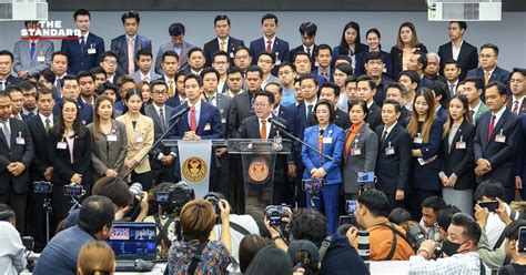 กกต มีมติส่งเรื่องให้ ศาลรัฐธรรมนูญ วินิจฉัย ยุบพรรคก้าวไกล และตัดสิทธิ