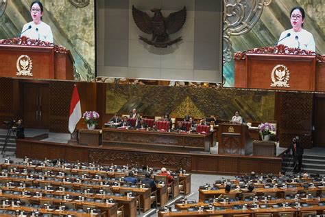 DPR Resmi Sahkan UU Desa Masa Jabatan Kepala Desa Hingga 16 Tahun Nasional Katadata Co Id