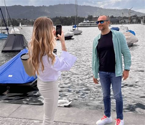 Aleksandar Sofornijević Pokazao Devojku Lepa I Srećna