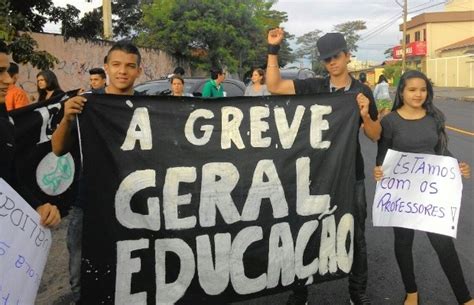 G1 Alunos Fazem Protesto Em Apoio Aos Professores Em Greve Em