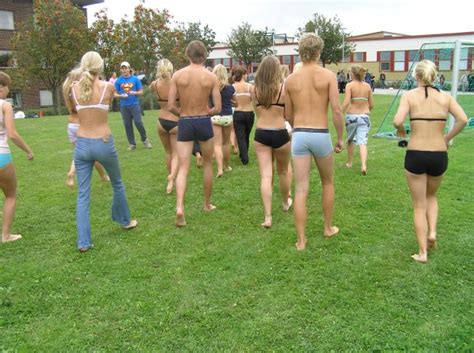 Studenten Hebben Lol Op Voetbalveld