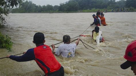 တိုင်ဖုန်းနှင့် အပူပိုင်းလေမုန်တိုင်းများ တိုက်ခတ်မှုကြောင့် ဖိလစ်ပိုင်တွင် လူ ၂၀ သေဆုံး