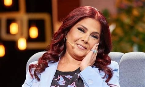 صباح الجزائري تحتفل بـ حمل زوجة ابنها مع العائلة Jadeedoha