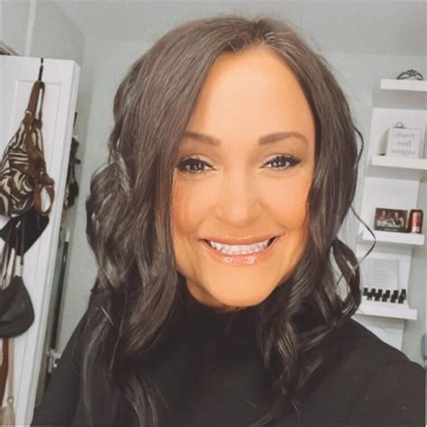 4 Hot Sexy Holly Daigle Bikini Pics