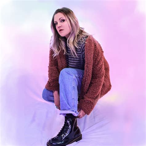 Denae Breaks Through With New Hit My Dark Place” Pop Dose Magazine Uk