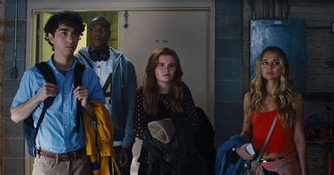 Teen Actors All Back For Jumanji Welcome To The Jungle Sequel