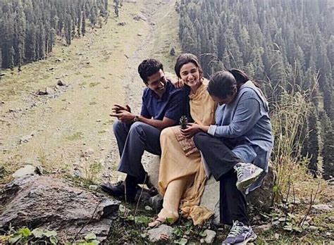 Alia Bhatt And Vicky Kaushal Wraps Kashmir Schedule Of Raazi Hindi