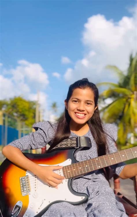 Nadumi Himaya Shavindi සංසාර සිහිනයේ 💫🤍 Artist Chamikasiri Music