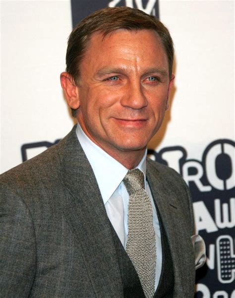 ダニエル・クレイグのスーツスタイルの魅力を解剖！【007 ジェームズ・ボンド】 メンズファッションメディア Otokomae 男前研究
