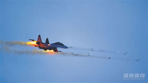 空军某基地组织实弹射击训练 中华人民共和国国防部