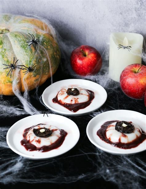 Pannacotta aux pruneaux pour 4 personnes Recettes Elle à Table
