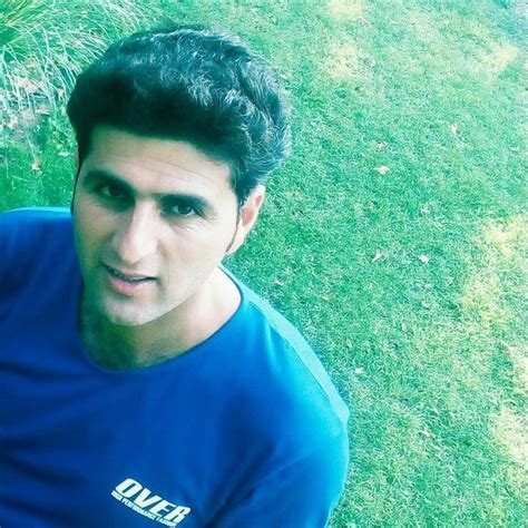 ‎هادی‎ Hdy9833 • Threads Say More