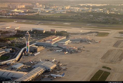 File:Airport, Airport Overview JP6592103.jpg - Wikimedia Commons