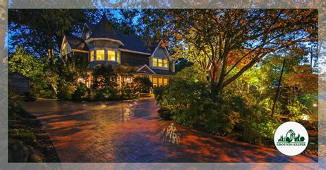 How To Create Holiday Curb Appeal To Welcome Your Guests