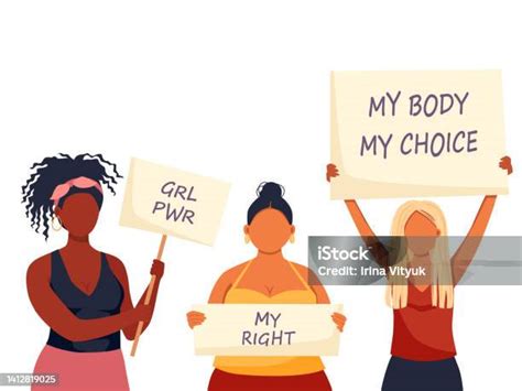 시위 또는 피켓에 표지판 배너 및 플래 카드를 들고 있는 여성의 벡터 일러스트레이션 폭력 차별 인권 침해에 반대하는 여성