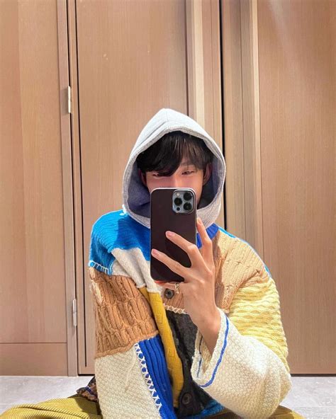 230101 Seventeen Dk Instagram Update Kpopping