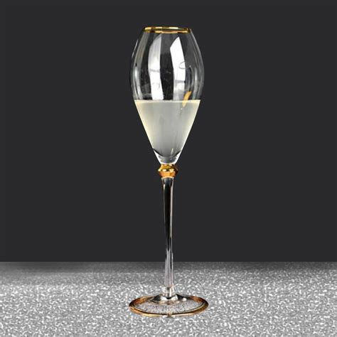 Mr And Mrs Wedding Toasting Champagne Flutes Set Of 2 Laser Engraved