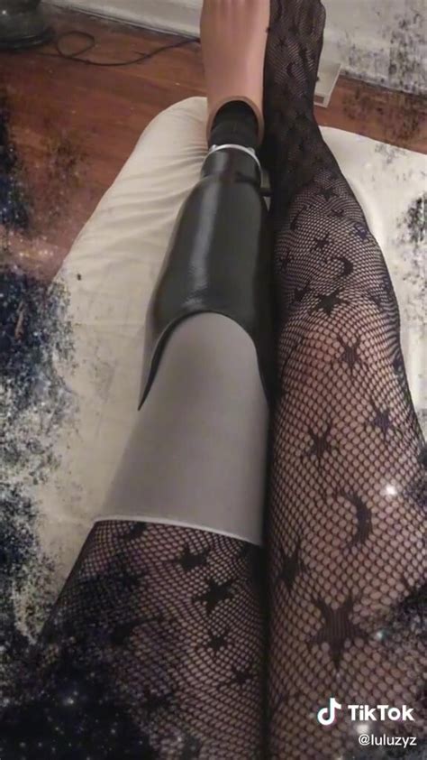 Sbk Amputee Girl In Nylon на русском