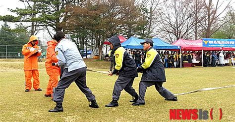 화천의소대 소방호스 전개 화재진압