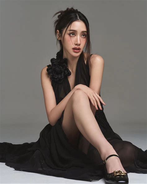 Ig พิม พิมประภา ตั้งประภาพร Bury Me In This Outfit 🖤 Dolcegabbana