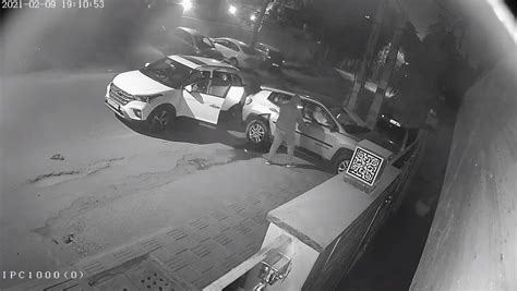 Jeep Compass Stolen From Outside Owners Residence In New Delhi Video