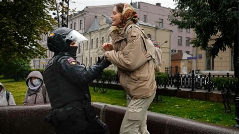 Nuevas Protestas Contra La Movilización Parcial Dejan Más De 700