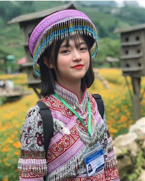 Pin By Joy Yang On Hmong Traditional Outfits Asian Girl Hey Girl