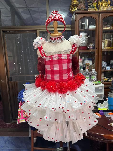 ชุดรีไซเคิล ยังรับทำอยู่นะคะ ร้านเช่าชุด ตาลแฟนซี นครปฐม