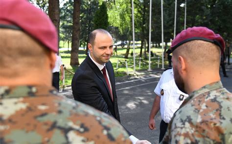 Министерот Мисајловски во посета на припадниците на баталјонот на
