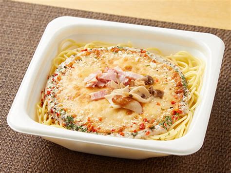 焼チーズとベーコンのきのこクリーム ファミマのパスタ