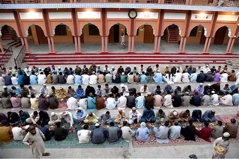 Volunteers Arranging Iftari For People To Break Their Fast During The
